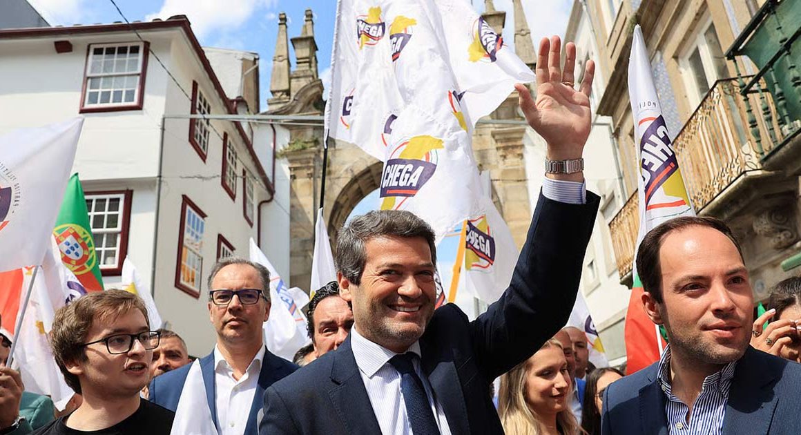 André Ventura participa na arruada do Chega em Braga