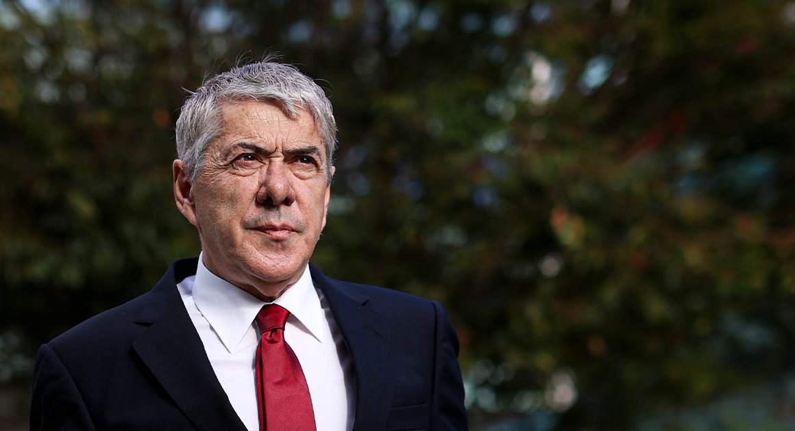 Sócrates está outra vez sem advogado