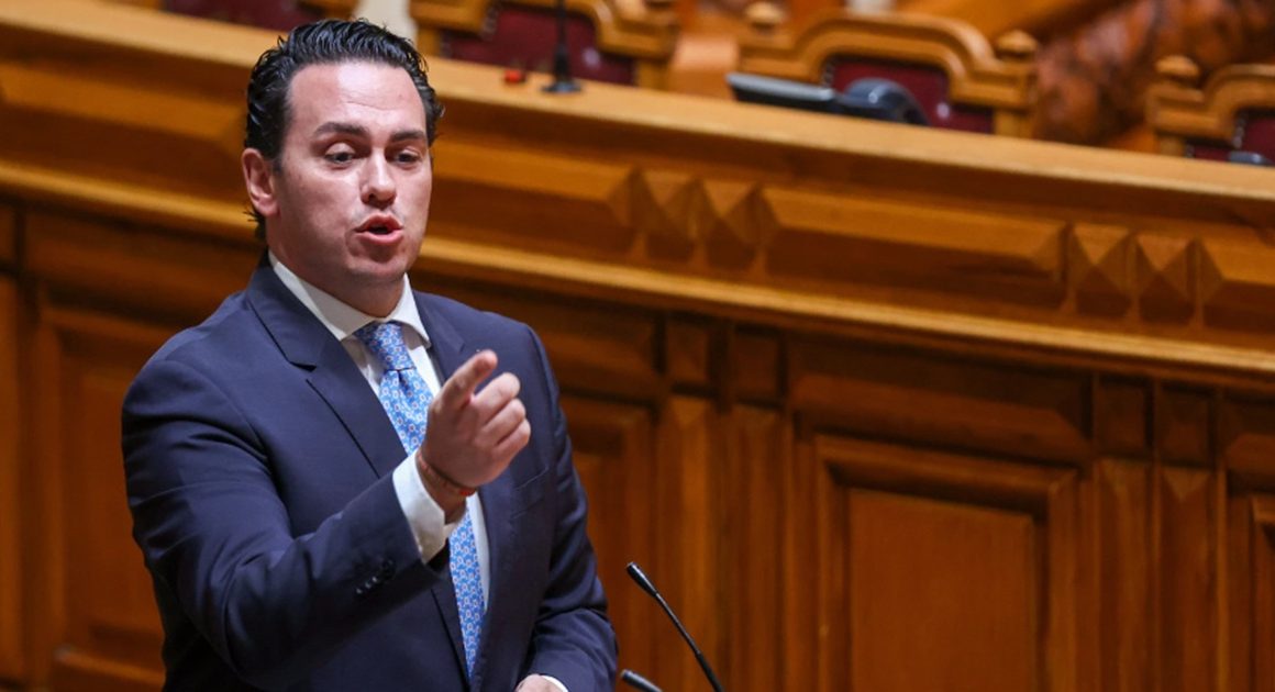 Filipe Melo alvo de inquérito por gritar "vai para a tua terra"