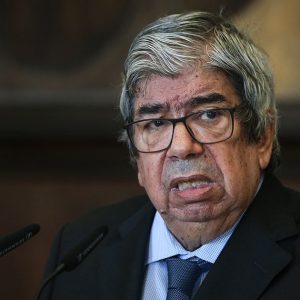 Ferro Rodrigues apoia Seguro e afirma que esquerda e democracia estão ...