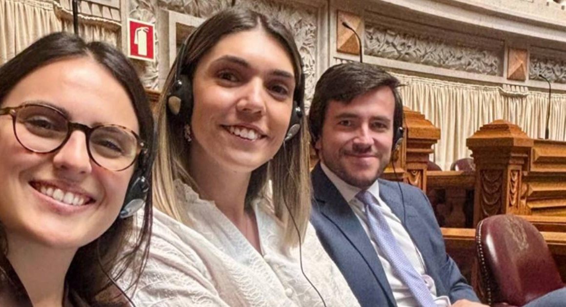 É de Barcelos, tem 28 anos e é a nova deputada do PS no parlamento