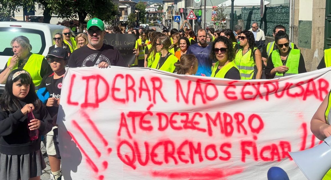 Trabalhadores de 'call center' protestam em Fafe