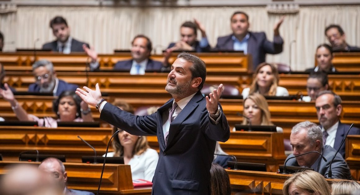 Pacote laboral: Hugo Soares acusa Chega de ter tentado “brincar com as ...